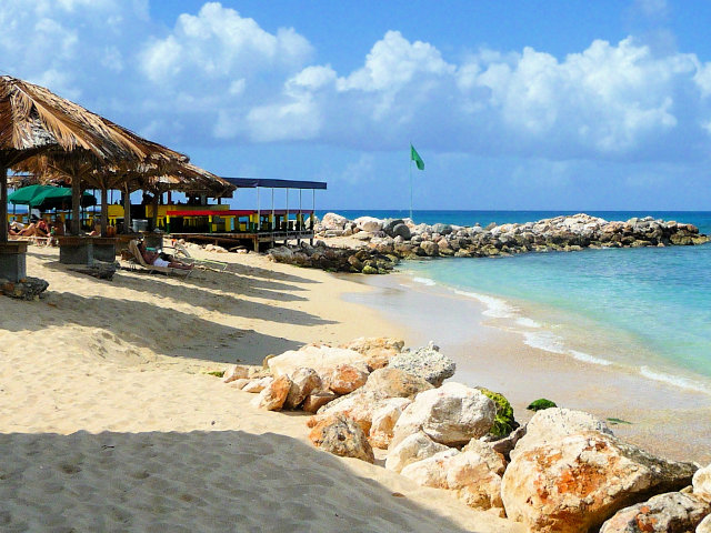 Beach locations and scouting for white beaches in the Caribbean